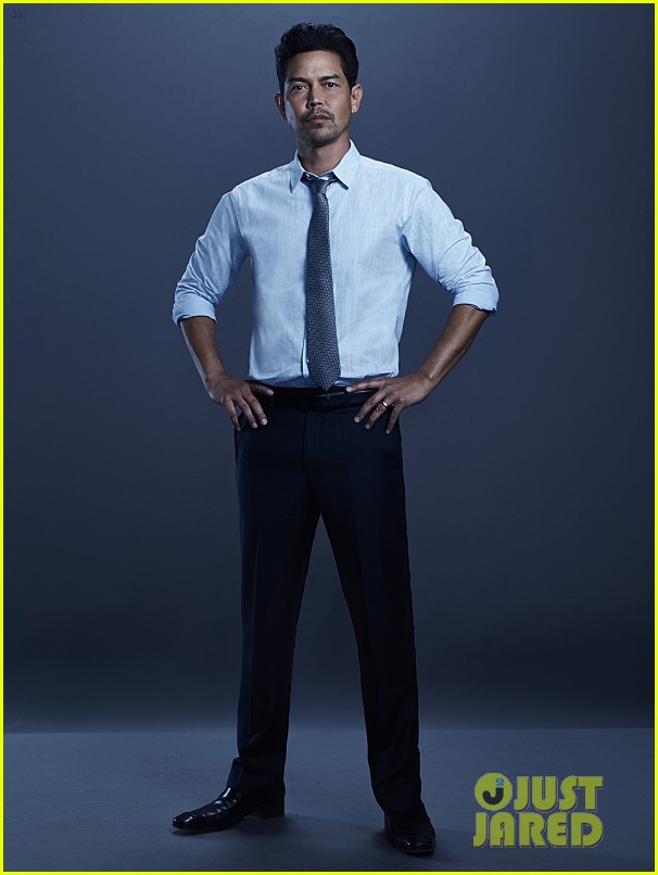 Peyton List & 'Frequency' Cast Star in New Character Images! | Photo ...