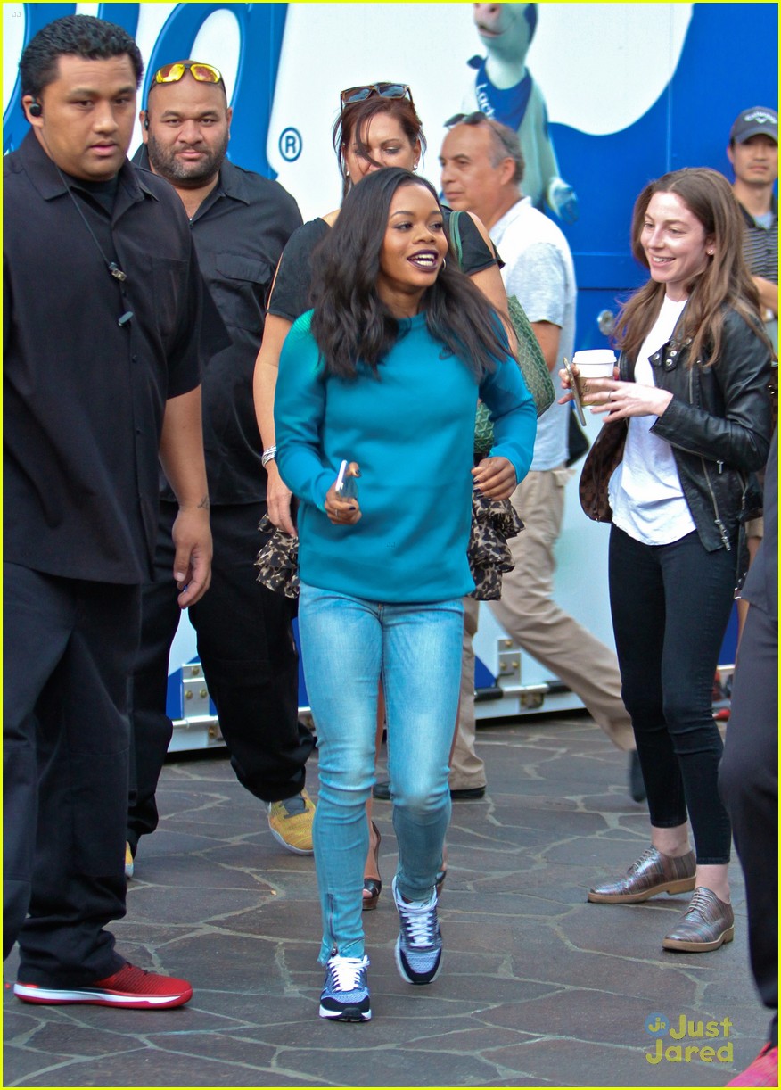 Gabby Douglas Meets Fans at Nike Store After Suffering Allergic ...