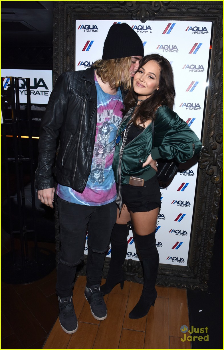 Kelli Berglund & Paris Berelc Reunite For Drake's LA Concert | Photo ...