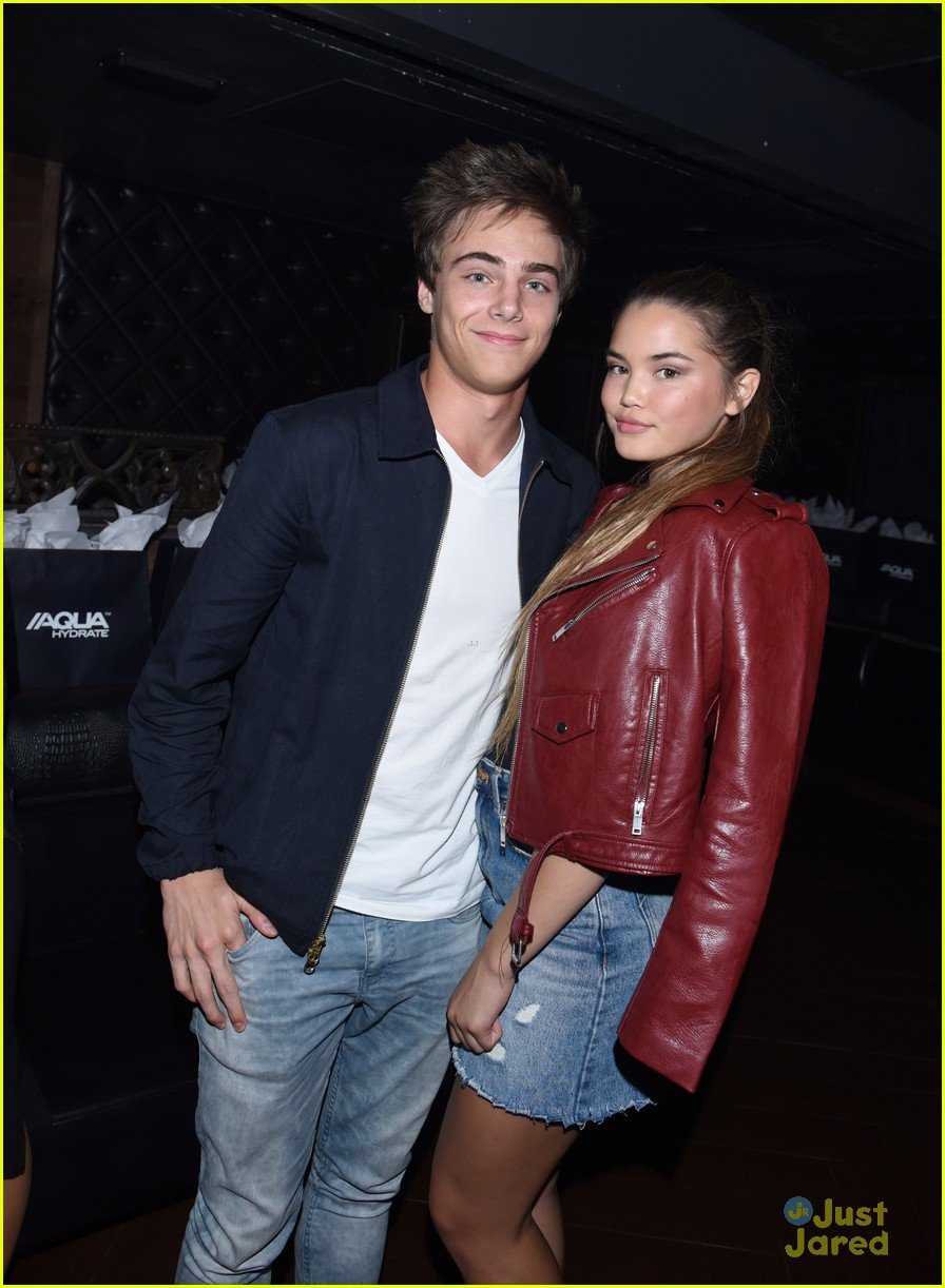 Kelli Berglund & Paris Berelc Reunite For Drake's LA Concert | Photo ...