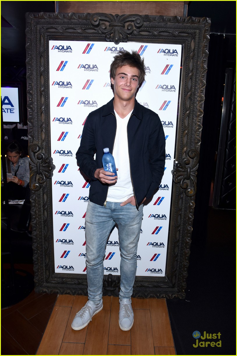 Full Sized Photo of kelli berglund tyler wilson paris berelc kevin ...