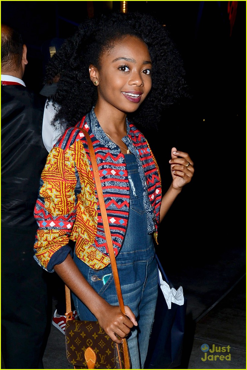 Kelli Berglund & Paris Berelc Reunite For Drake's LA Concert | Photo ...