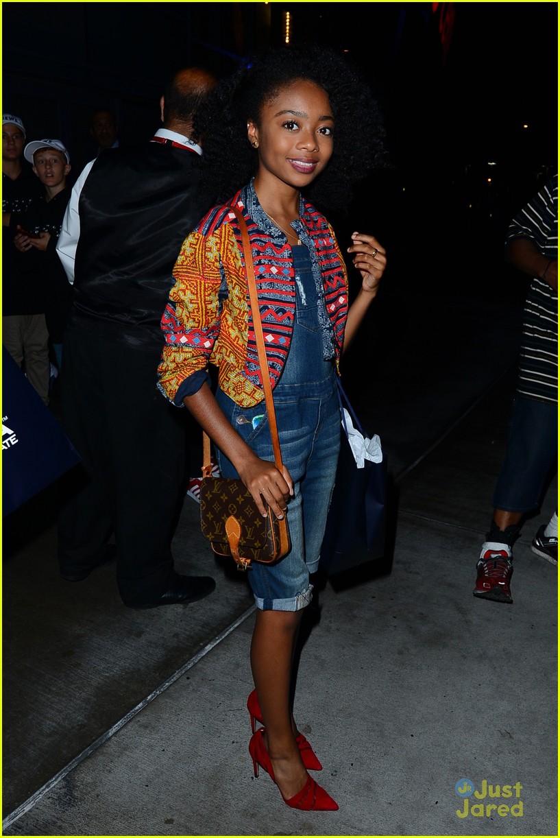 Kelli Berglund & Paris Berelc Reunite For Drake's LA Concert | Photo ...