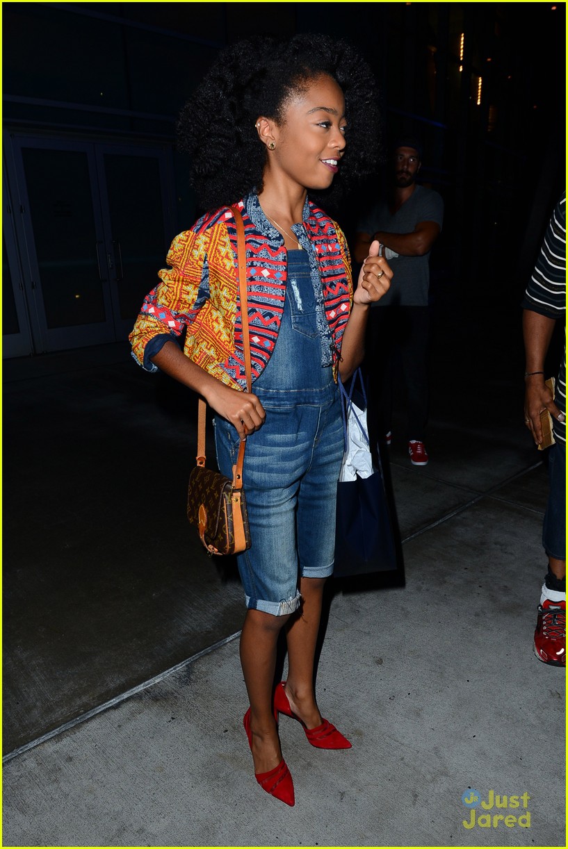 Kelli Berglund & Paris Berelc Reunite For Drake's LA Concert | Photo ...