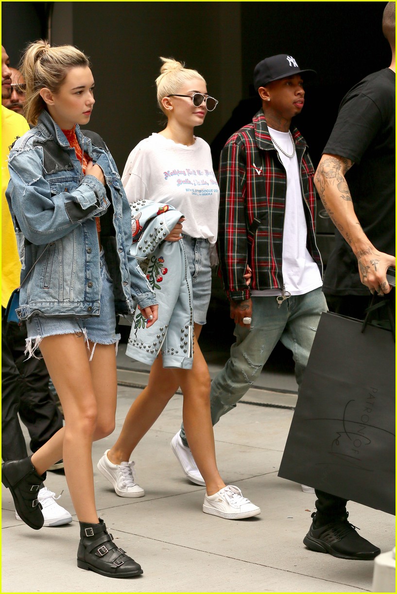 Kylie Jenner And Tyga Take A Shopping Break During Nyfw Photo 1022447