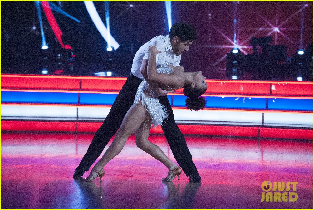 Laurie Hernandez & Val Chmerkovskiy Tie for First With Their Cha Cha ...