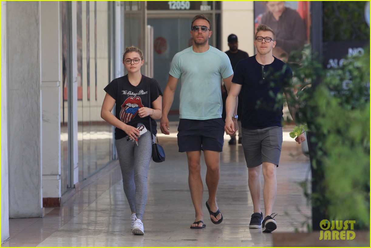 Chloe Moretz Shares Some Love For Her Family! | Photo 1031068 - Photo ...