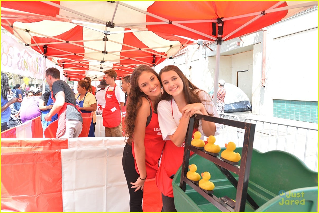 Ronni Hawk Isn't Anything Like Her 'Stuck In The Middle' Character ...