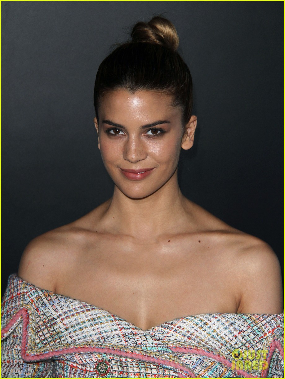 Rowan Blanchard & Courtney Eaton Step Out For Chanel's Fashion Dinner ...