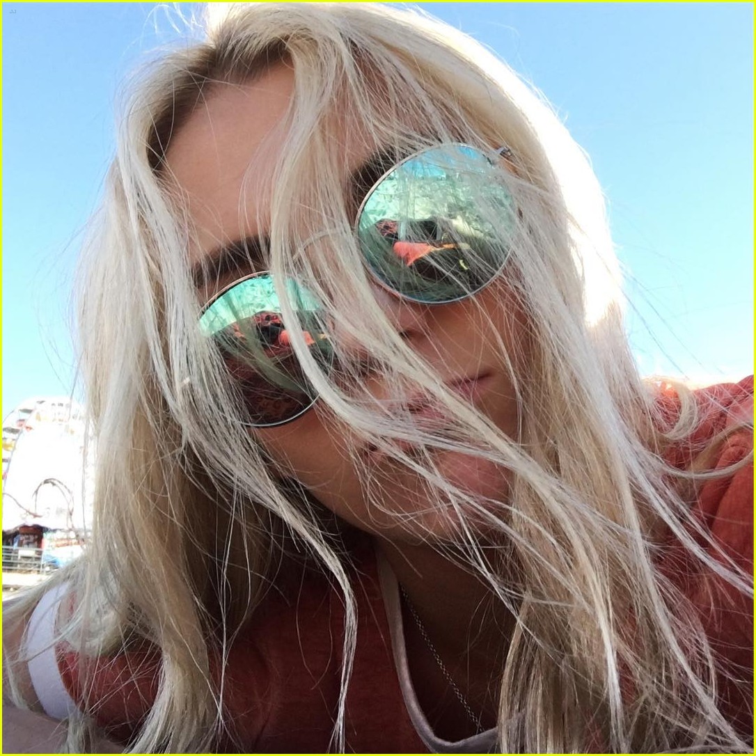 Rydel Lynch Teases New R5 Music Ahead of Date with Ellington Ratliff ...