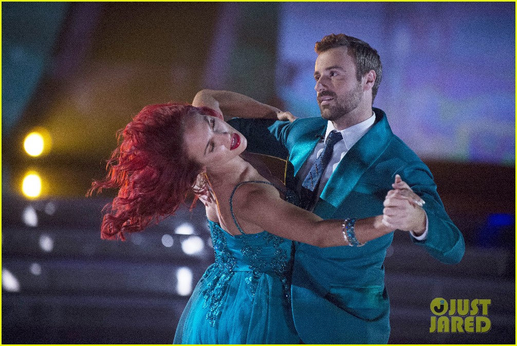 James Hinchcliffe & Sharna Burgess Impress the Judges With Foxtrot ...
