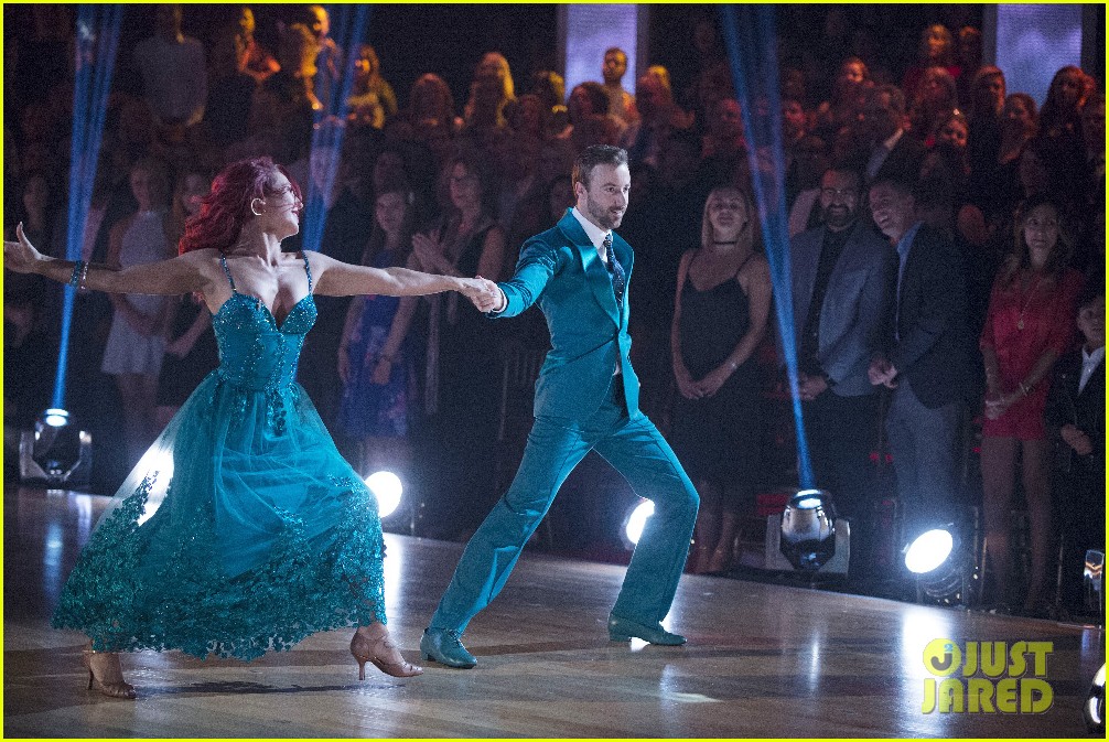 James Hinchcliffe & Sharna Burgess Impress the Judges With Foxtrot ...