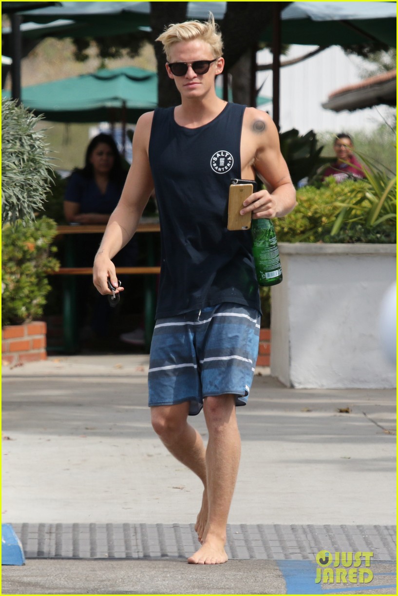 Cody Simpson Shows off Super Ripped Muscles in Malibu! | Photo 1032061 ...