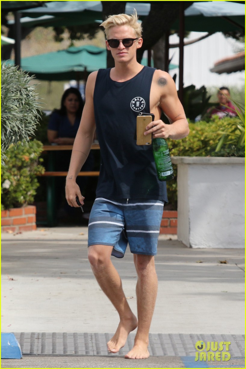 Cody Simpson Shows off Super Ripped Muscles in Malibu! | Photo 1032062 ...
