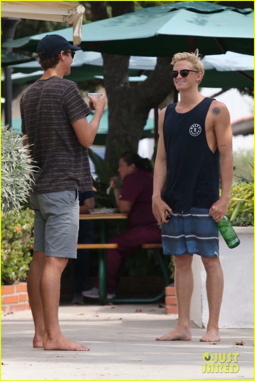 Cody Simpson Shows off Super Ripped Muscles in Malibu! | Photo 1032070 ...