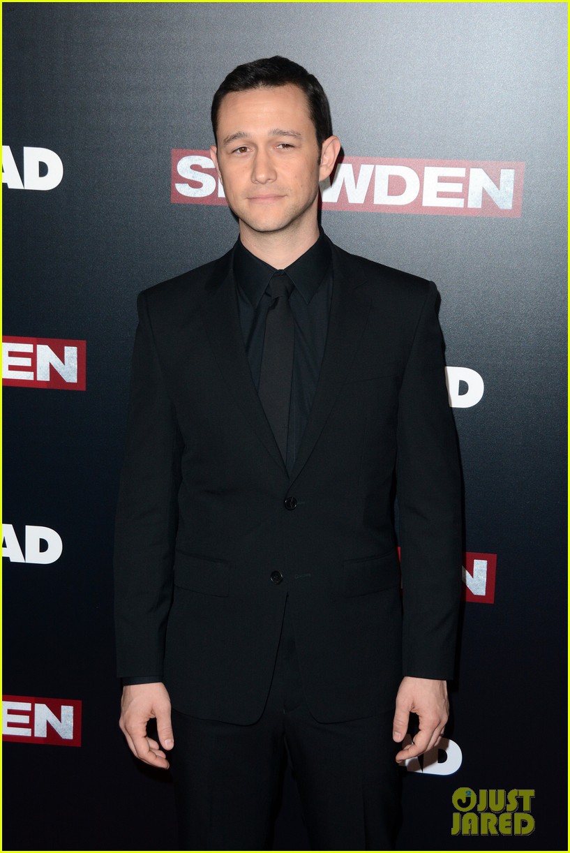 Shailene Woodley Stuns in Prabal Gurung at 'Snowden' NYC Premiere ...