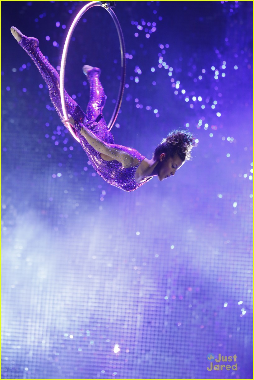 Full Sized Photo of sofie dossi laura bretan agt finals watch performances 06 | Sofie Dossi ...