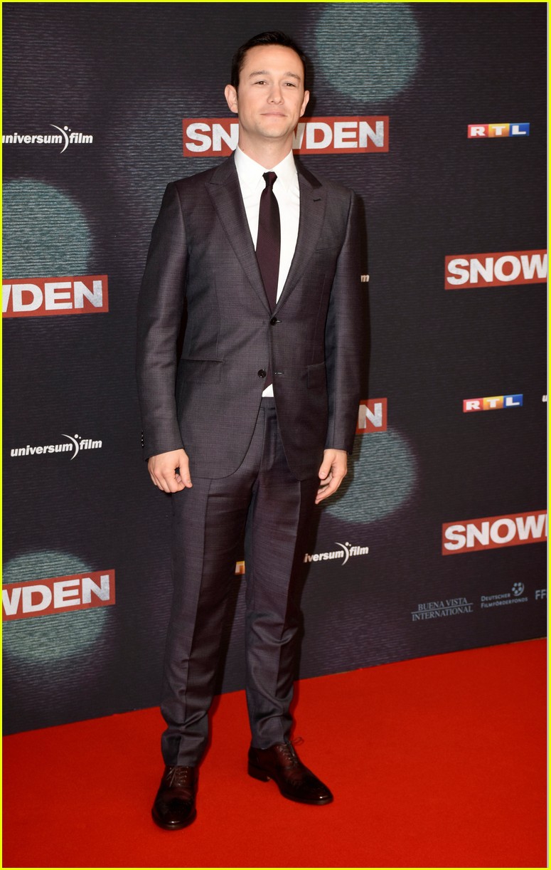 Shailene Woodley Brings 'Snowden' Back to Germany | Photo 1028391 ...