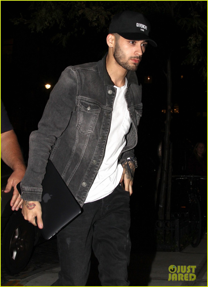 Zayn Malik Wearing A Hat