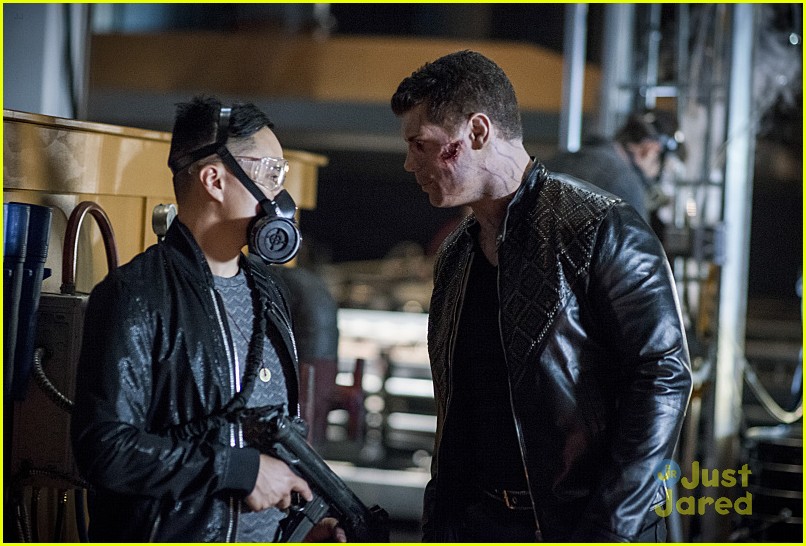 Oliver Keeps Working Solo on 'Arrow' | Photo 1040655 - Photo Gallery ...