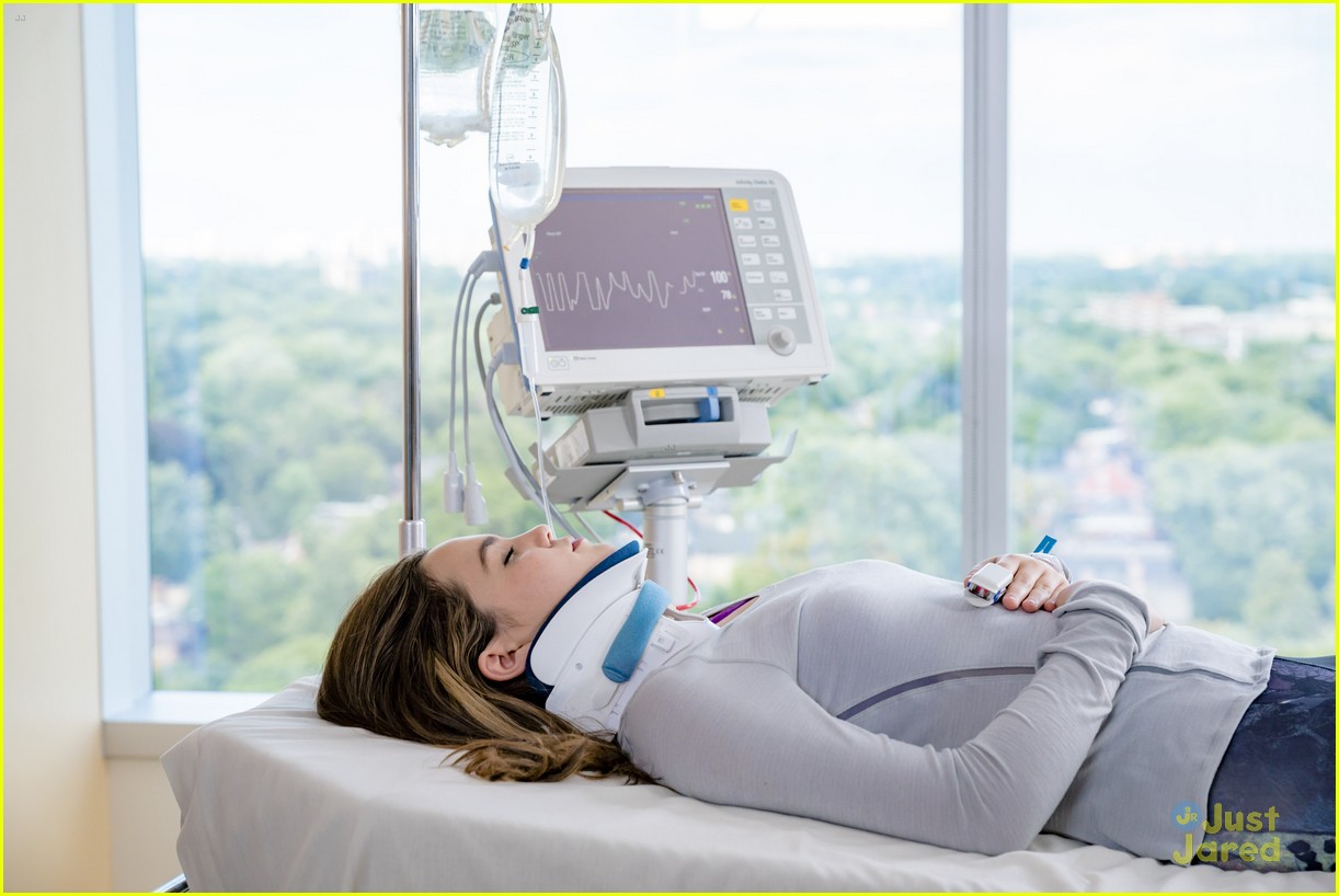 Bailee Madison Gets A Thirst For Adventure in 'Good Witch' Fall Special ...