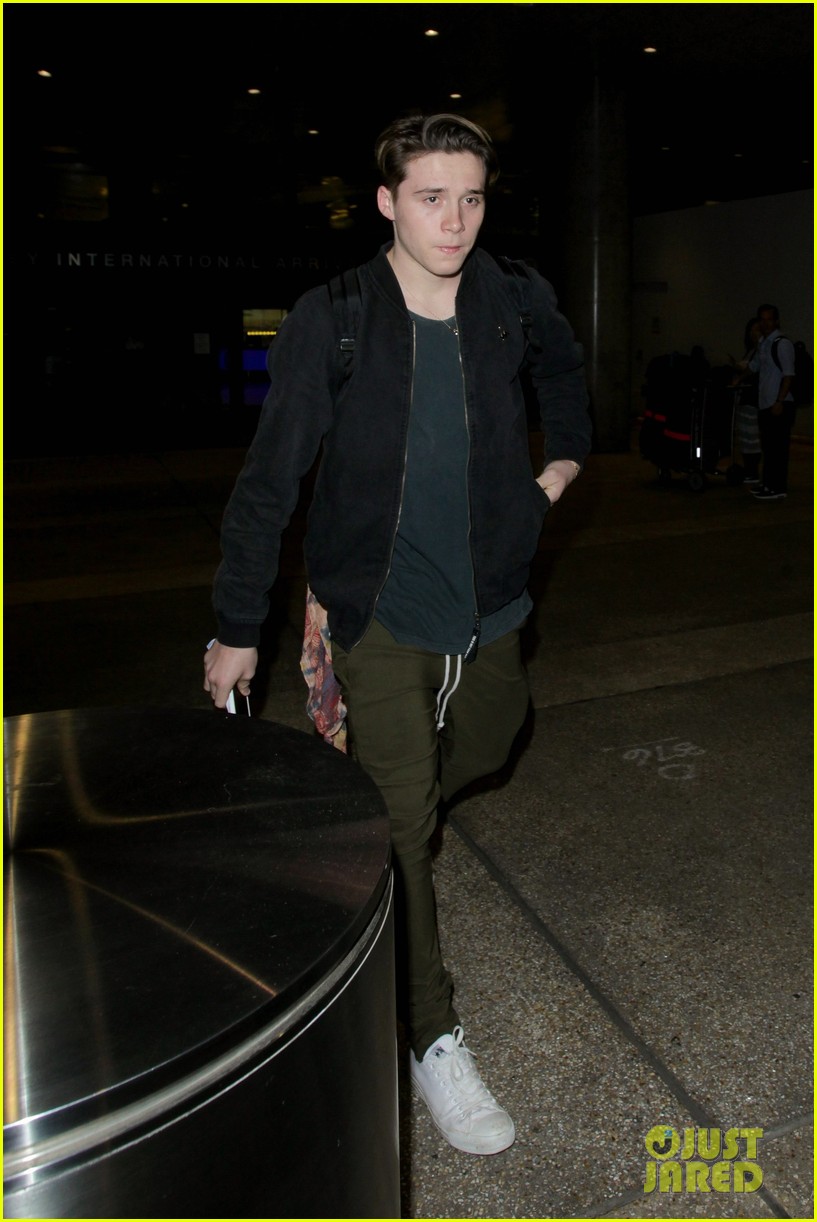 Brooklyn Beckham Promotes Pal's Art Show Kickstarter | Photo 1042070 ...