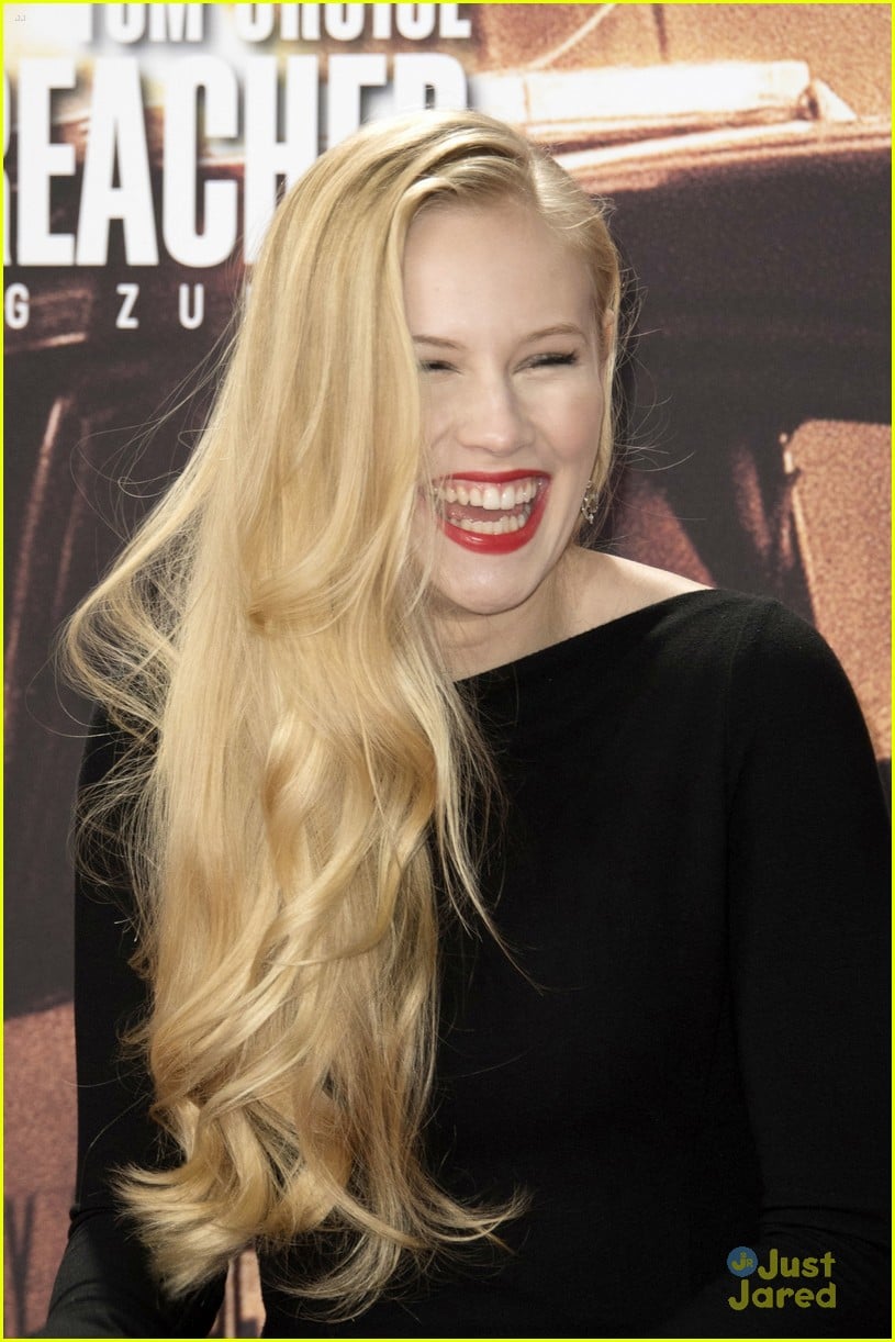 Danika Yarosh Stuns at 'Jack Reacher' Berlin Premiere | Photo 1042215 ...