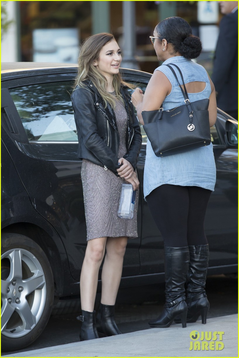 Full Sized Photo of daya admits her mom still gvies her a ...