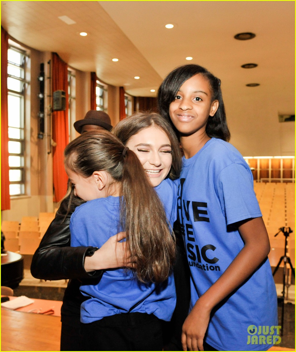 Daya Surprises a NYC School With a New Piano! | Photo 1037666 - Photo ...