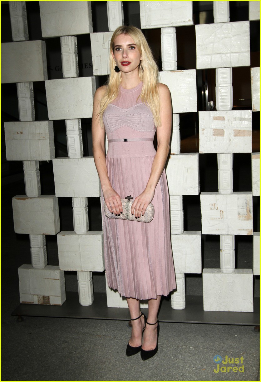 Emma Roberts Steps Out For Hammer Museum's Gala in The Garden 2016 ...