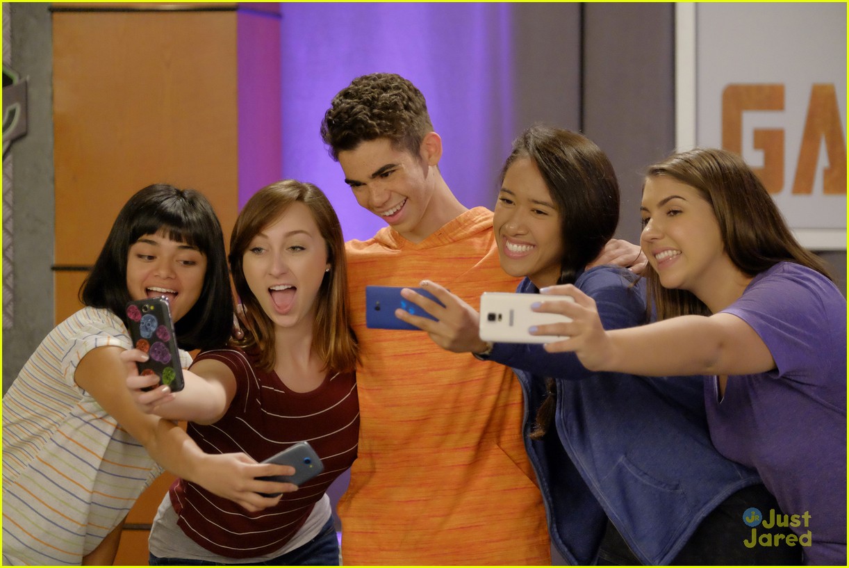 Conor Supports Ashley at All-Girl's Gaming Competition on 'Gamer's ...