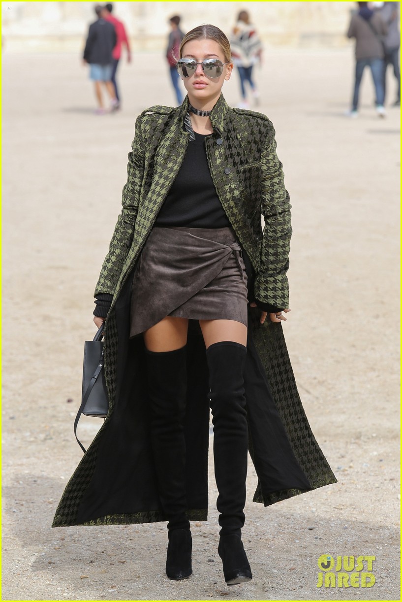 Hailey Baldwin Shoots For the Stars in Elie Saab's Paris Fashion Week ...