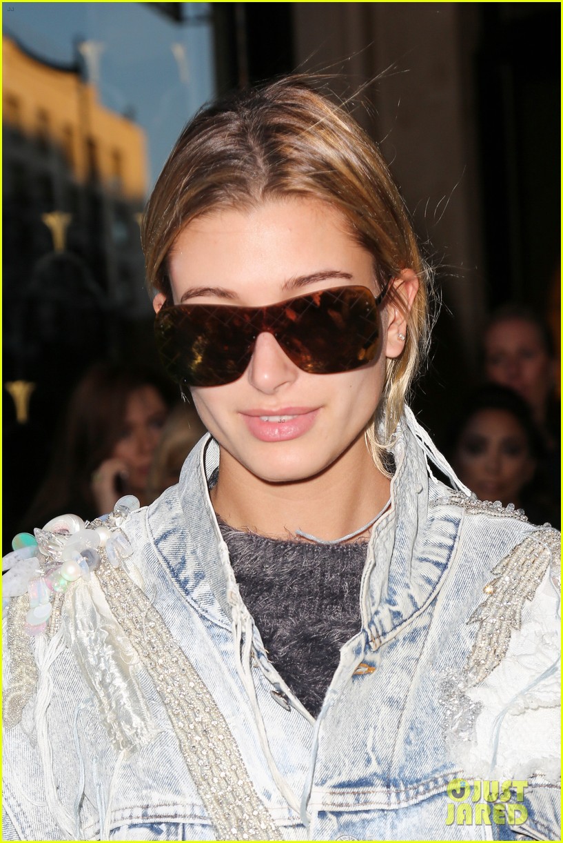 Hailey Baldwin Can't Wait For Halloween! | Photo 1035306 - Photo ...