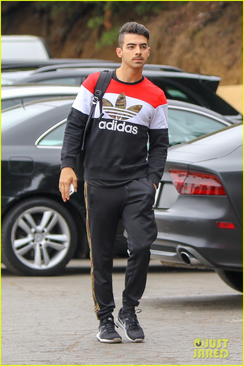 Joe Jonas' Reddit AMA Was His Most Revealing Interview Ever! | Photo ...