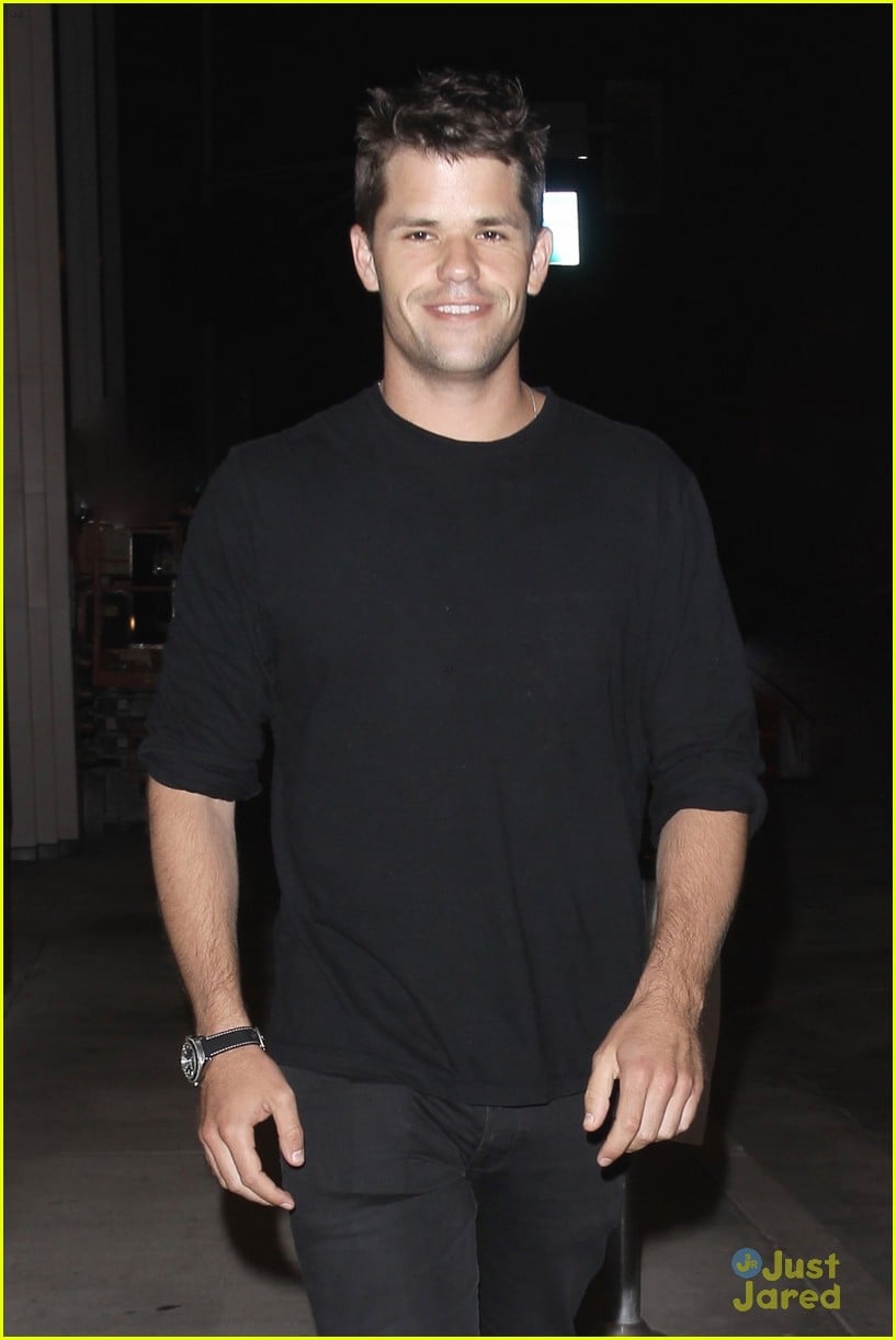 Max Carver Grabs Dinner While Gearing Up for New MTV Show 'Blooms ...