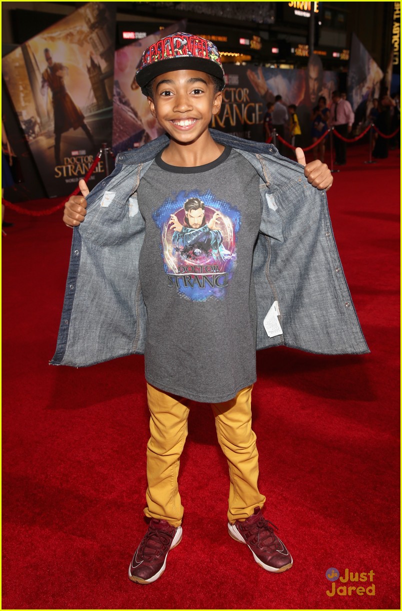 Mech-X4 Cast Hits 'Doctor Strange' Premiere Together | Photo 1041576 ...