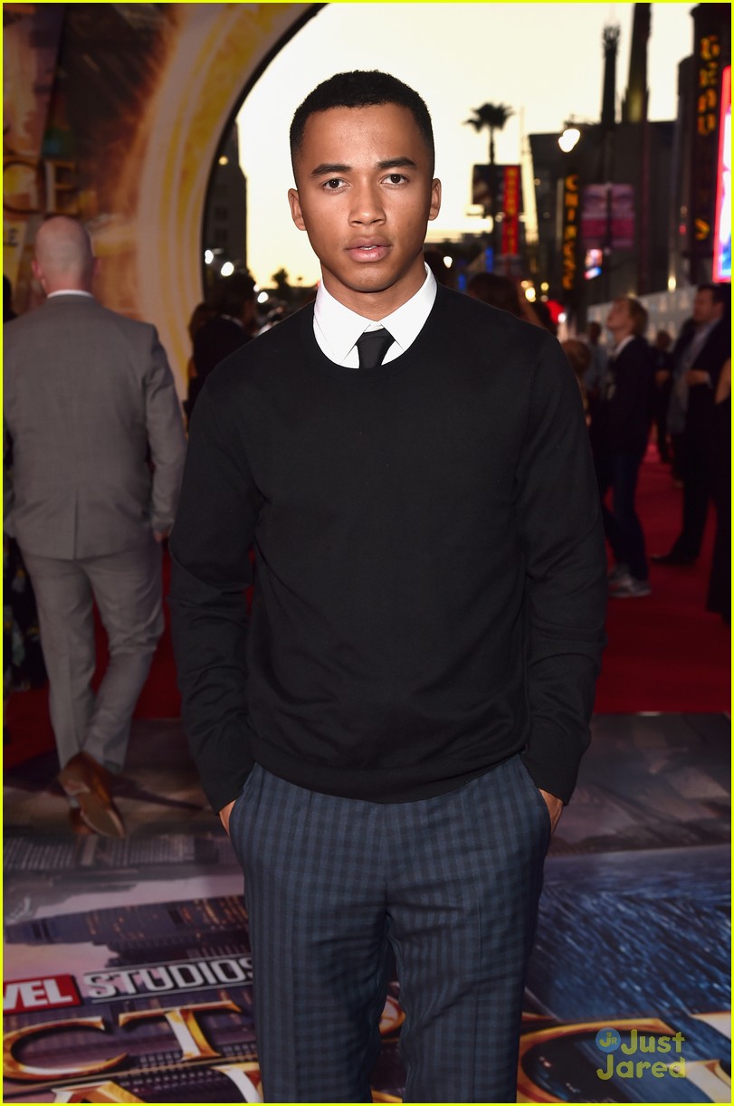 Mech-X4 Cast Hits 'Doctor Strange' Premiere Together | Photo 1041580 ...