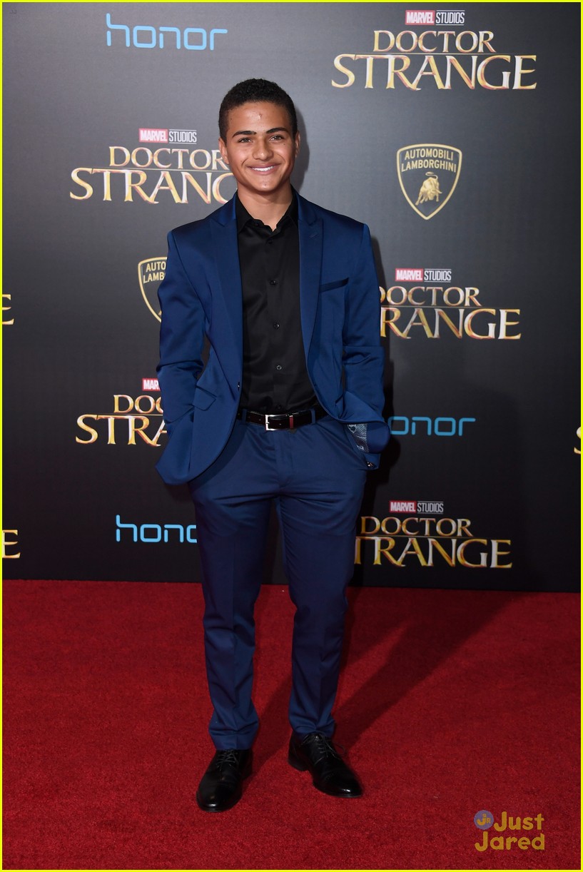 Mech-X4 Cast Hits 'Doctor Strange' Premiere Together | Photo 1041582 ...