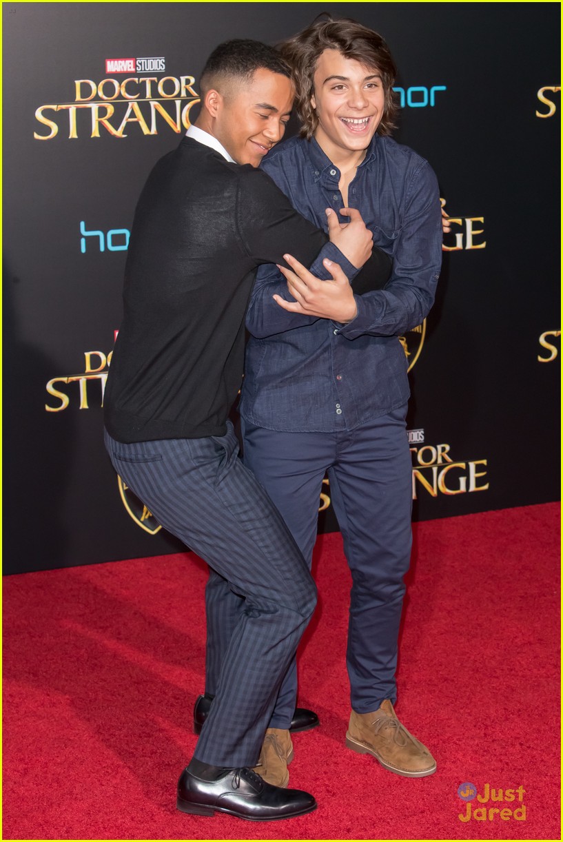 Mech-X4 Cast Hits 'Doctor Strange' Premiere Together | Photo 1041598 ...