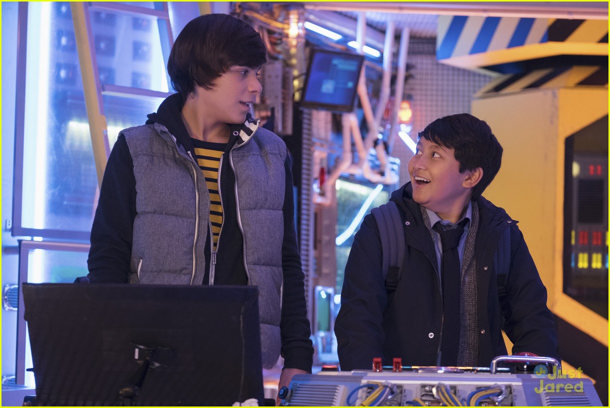 Full Sized Photo of mech x4 exclusive trailer pilot pics 12 | JJJ ...