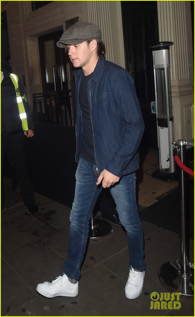 Niall Horan Performs 'This Town' On Graham Norton Show - Watch Now ...