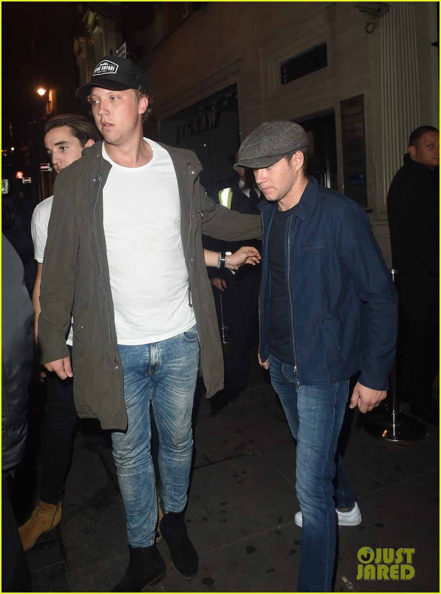 Niall Horan Performs 'This Town' On Graham Norton Show - Watch Now ...