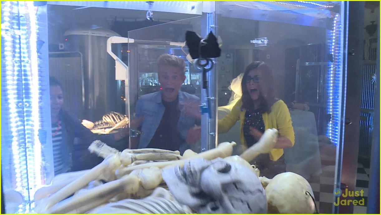 Rico Rodriguez Torments Jace Norman in Nickelodeon's New Halloween ...