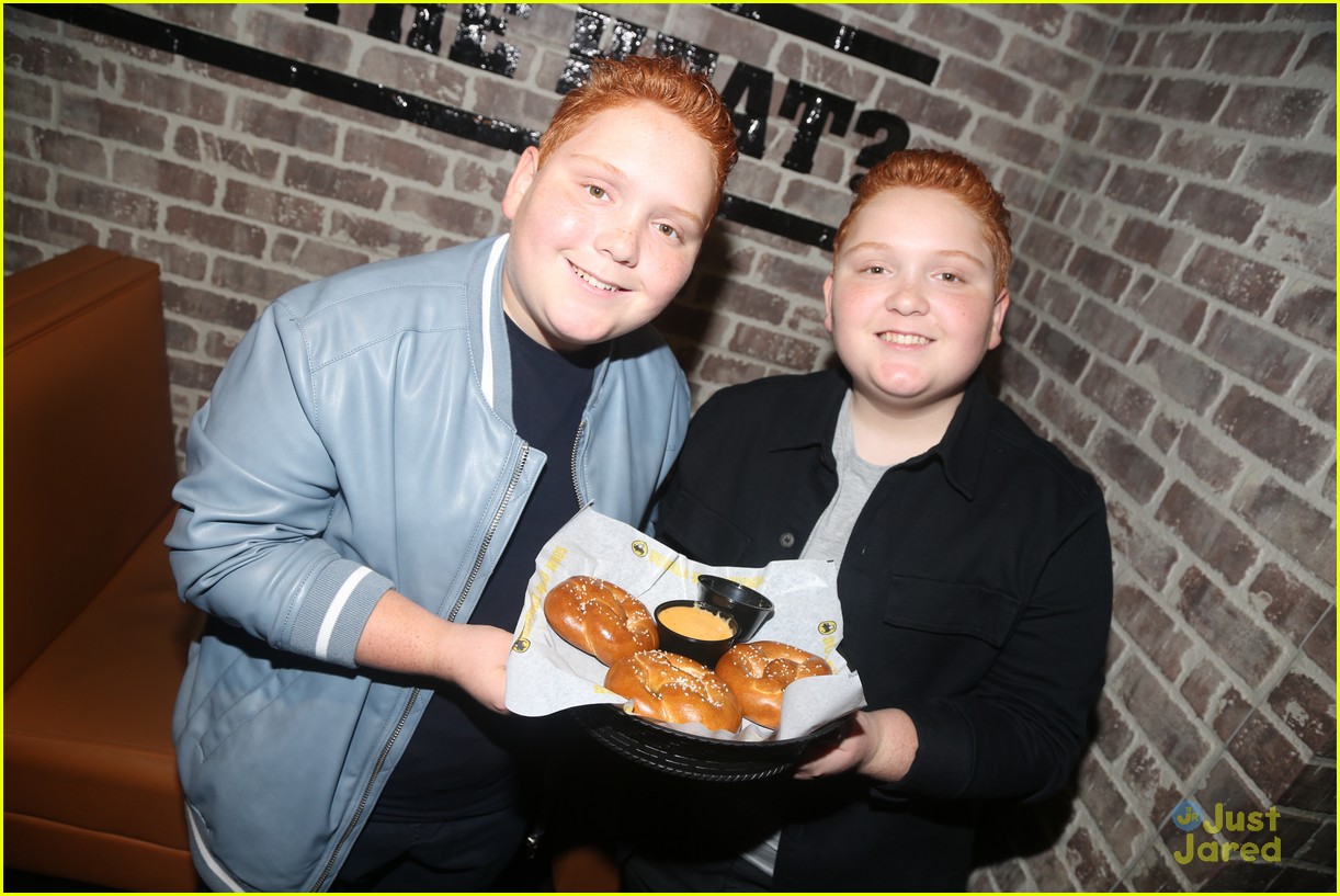Benjamin & Matthew Royer Have Hot Wings Food Fight in NYC | Photo ...