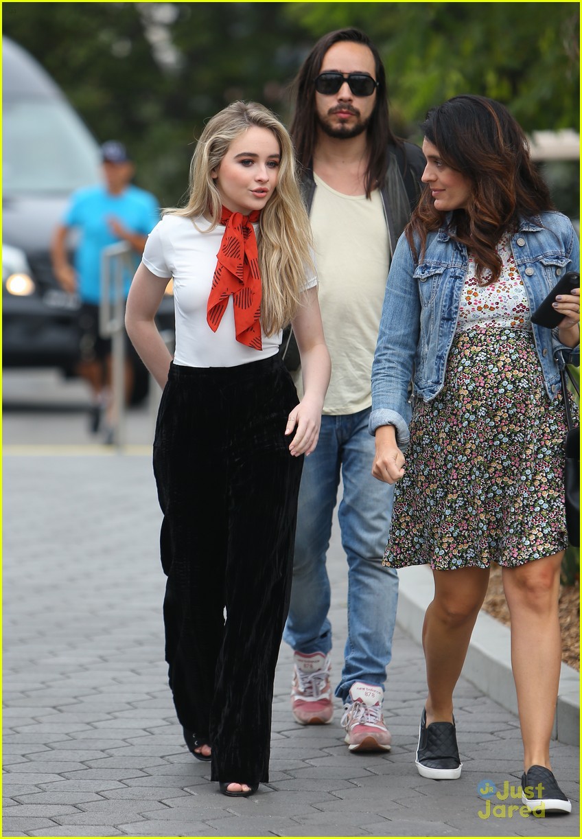 Sabrina Carpenter Drops New Previews From New Album 'Evolution' | Photo ...