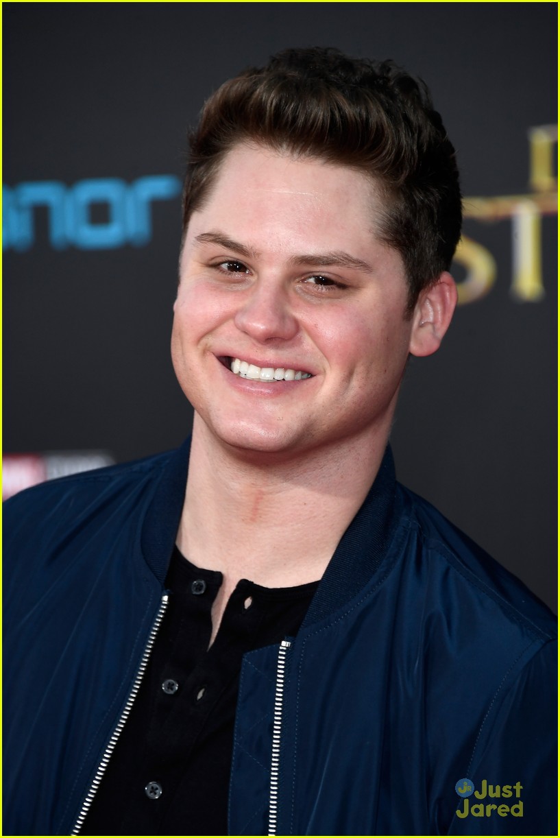 'Real O'Neal's' Actor Matt Shively Was Sarah Hyland's Roommate! | Photo ...