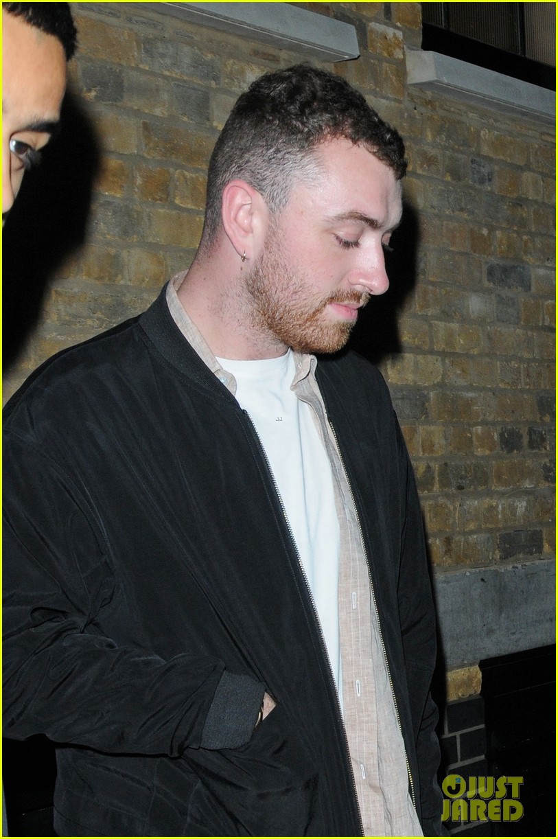 Sam Smith Keeps it Casual While Grabbing Some Grub in London | Photo ...