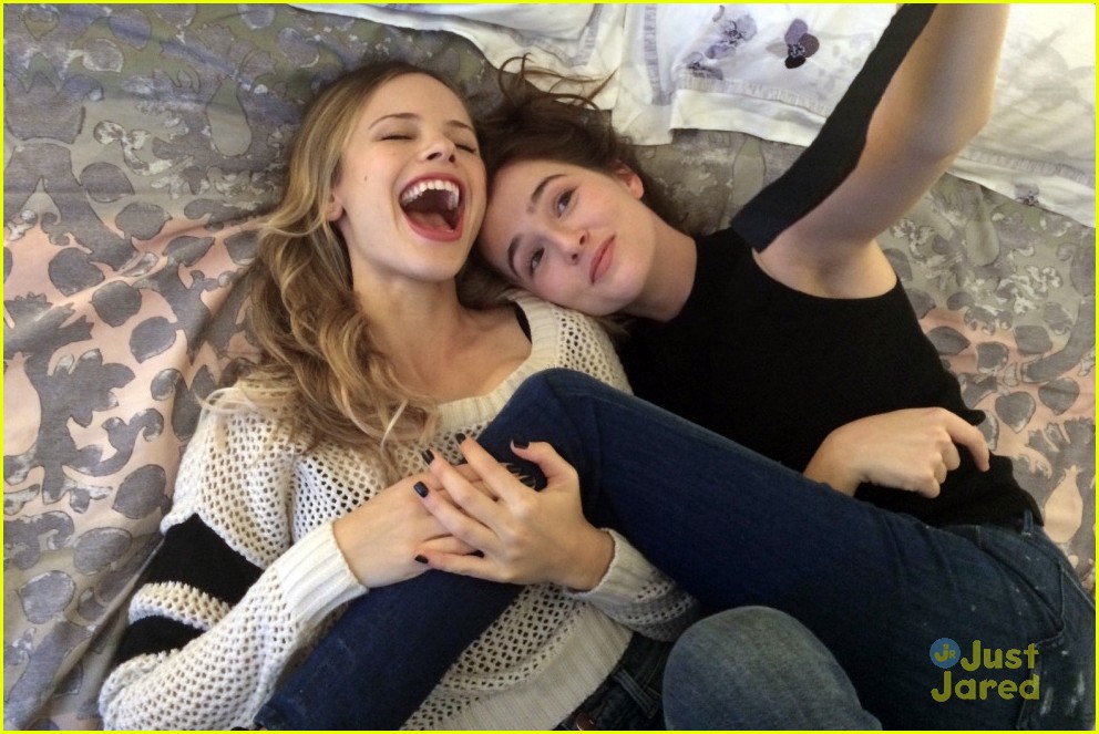 Full Sized Photo of zoey deutch before fall trailer 02 | VIDEO: Zoey ...