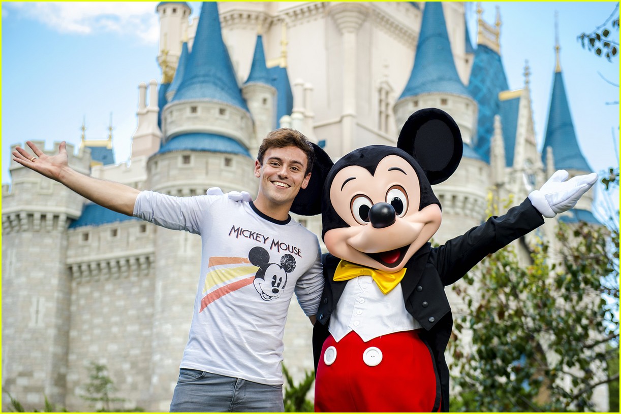 Full Sized Photo of tom daley disney with mickey 01 | Tom Daley Visits ...