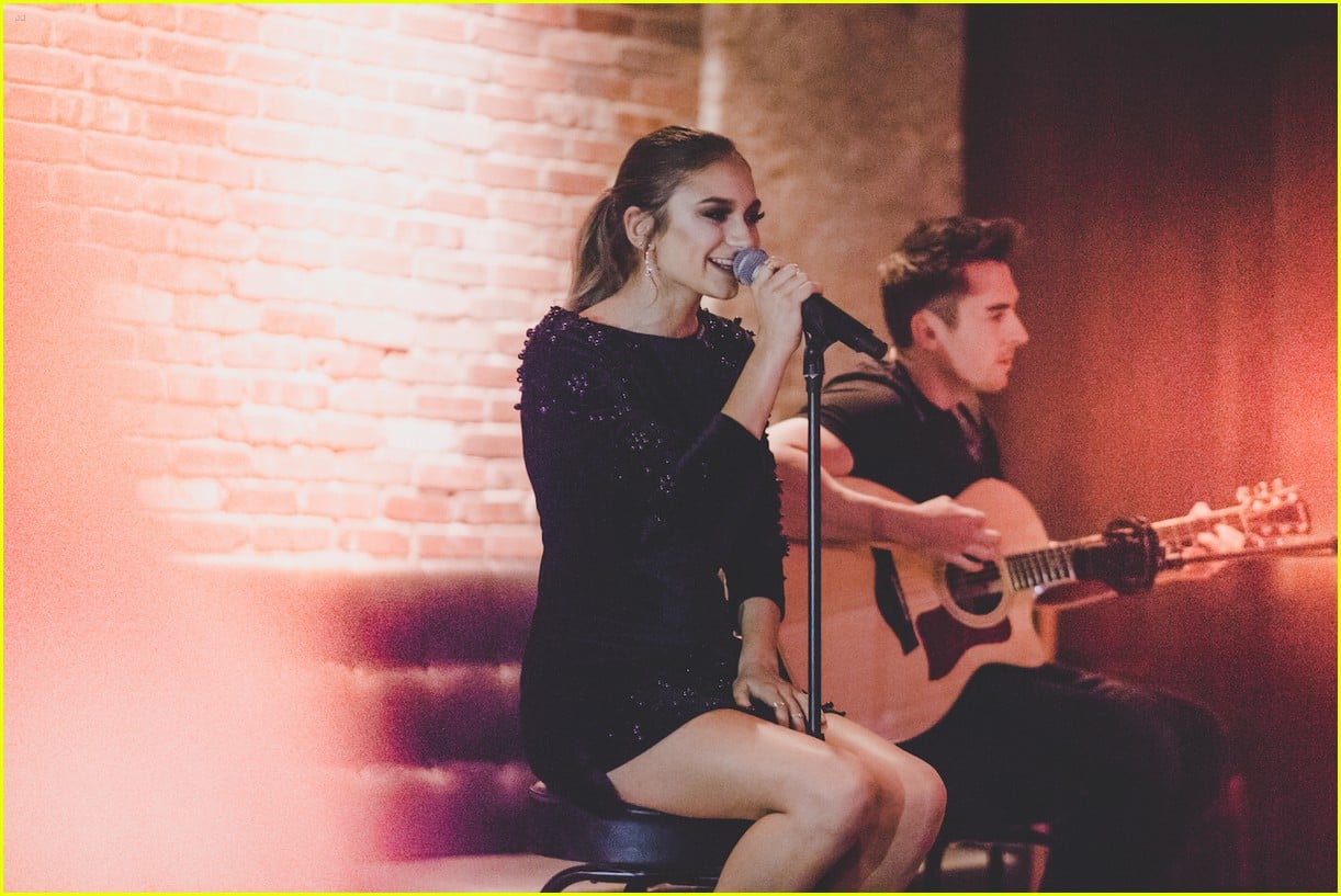 Singer Daya Talks Being An Independent Artist: 'I Don't Feel The ...